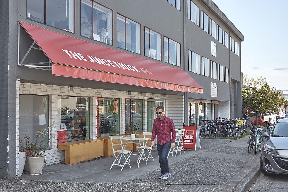 Strand | Three Sixty