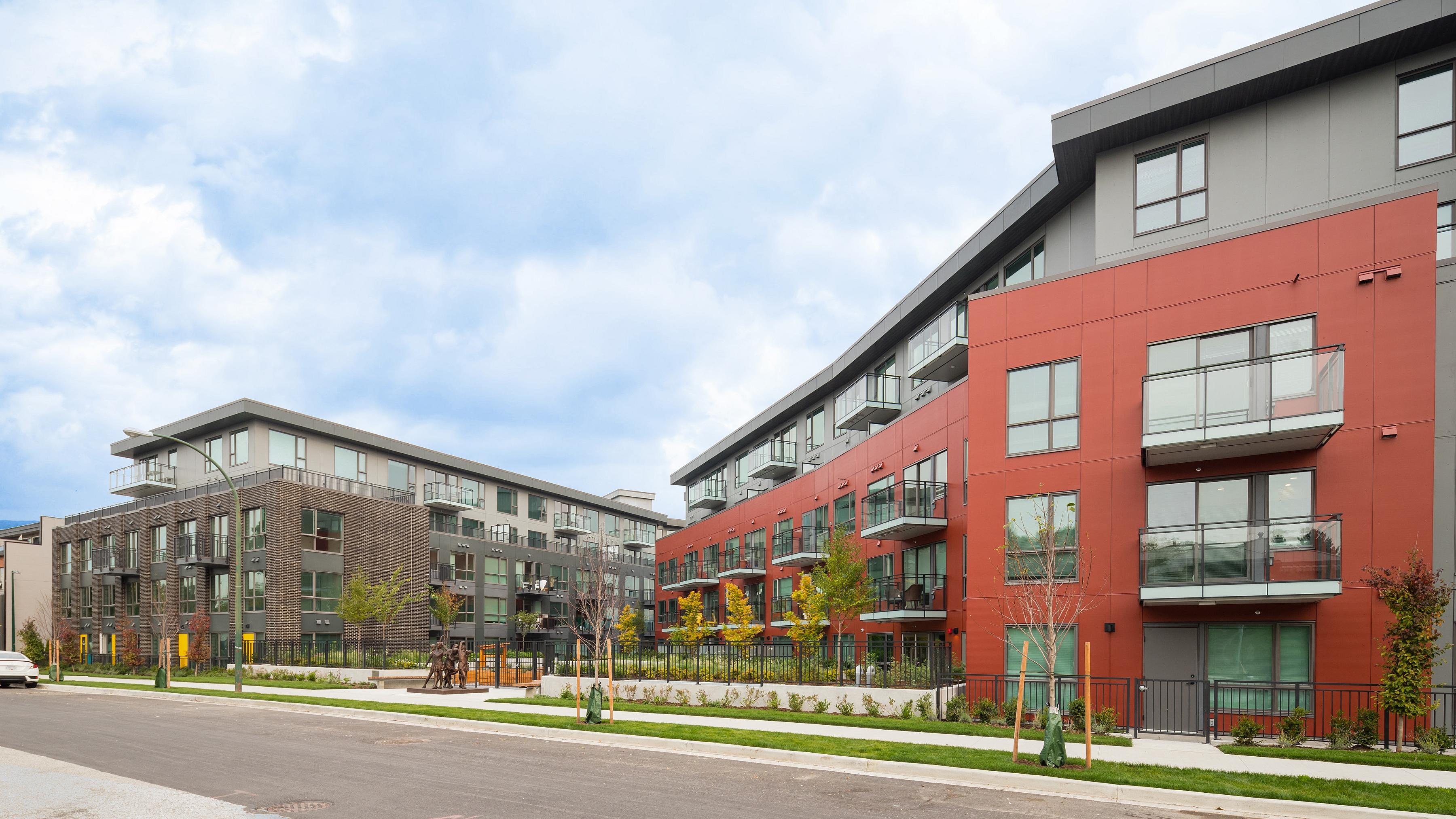 Strand | The Victoria